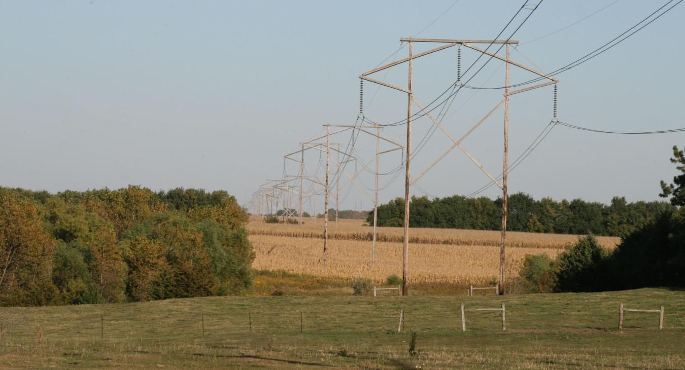 Watch out for overhead power lines | Nebraska REA Magazine